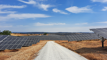 Iberdrola starts commissioning 100 new MW of solar power in Extremadura ...