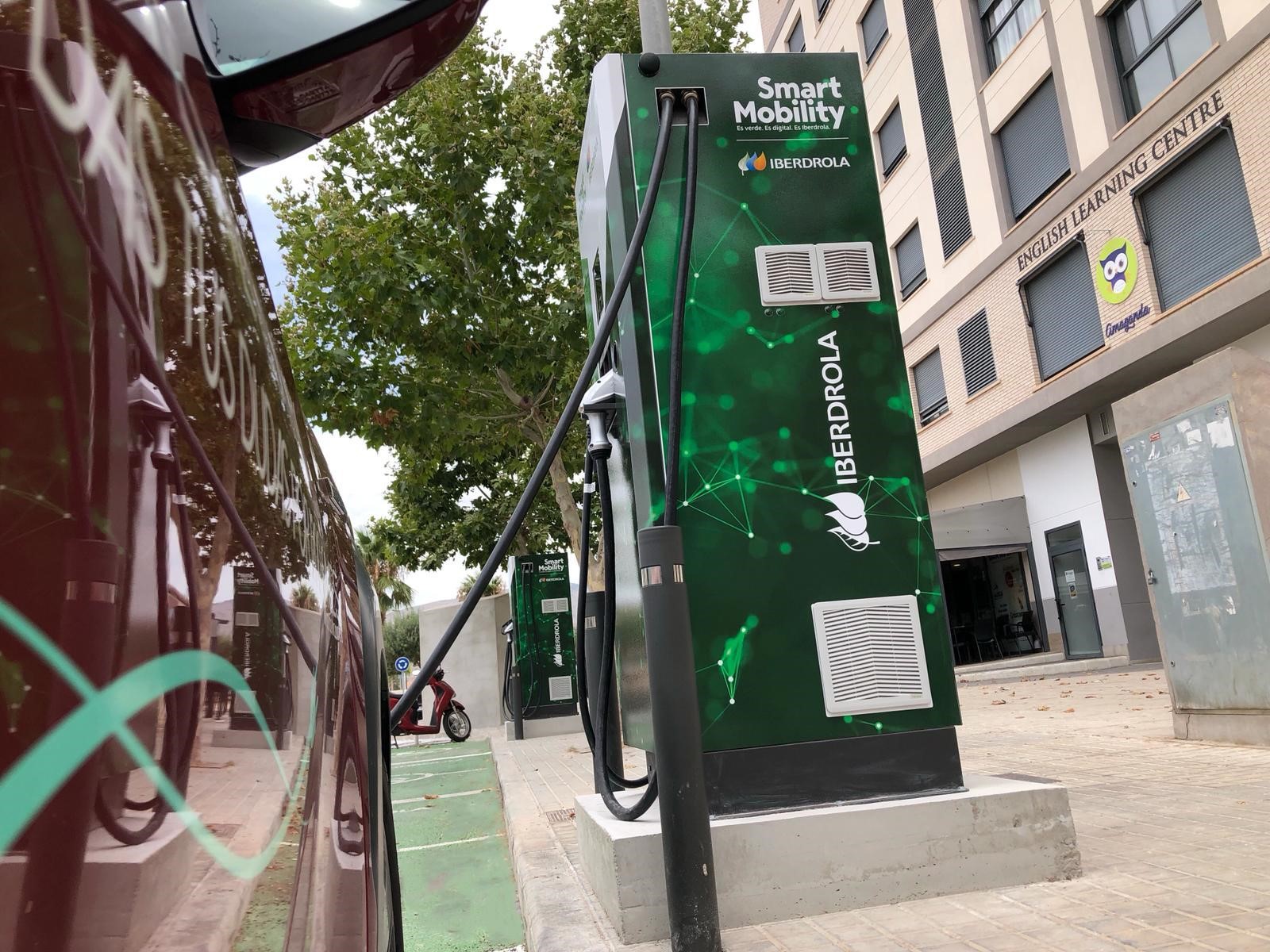 Iberdrola ramps up its investments in electric mobility: It has awarded contracts worth 50 ...
