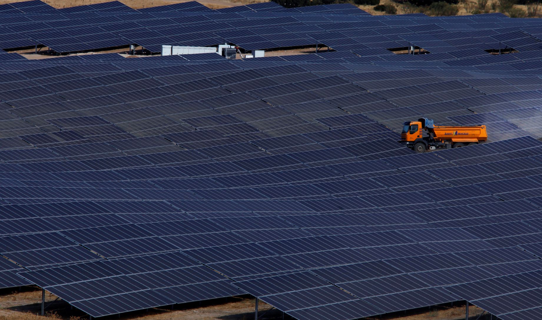 Iberdrola wins 243 MW in the renewables auction with its innovative ...